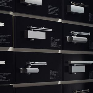 Regular Arm vs Parallel Arm Door Closer: Whitch is Better?